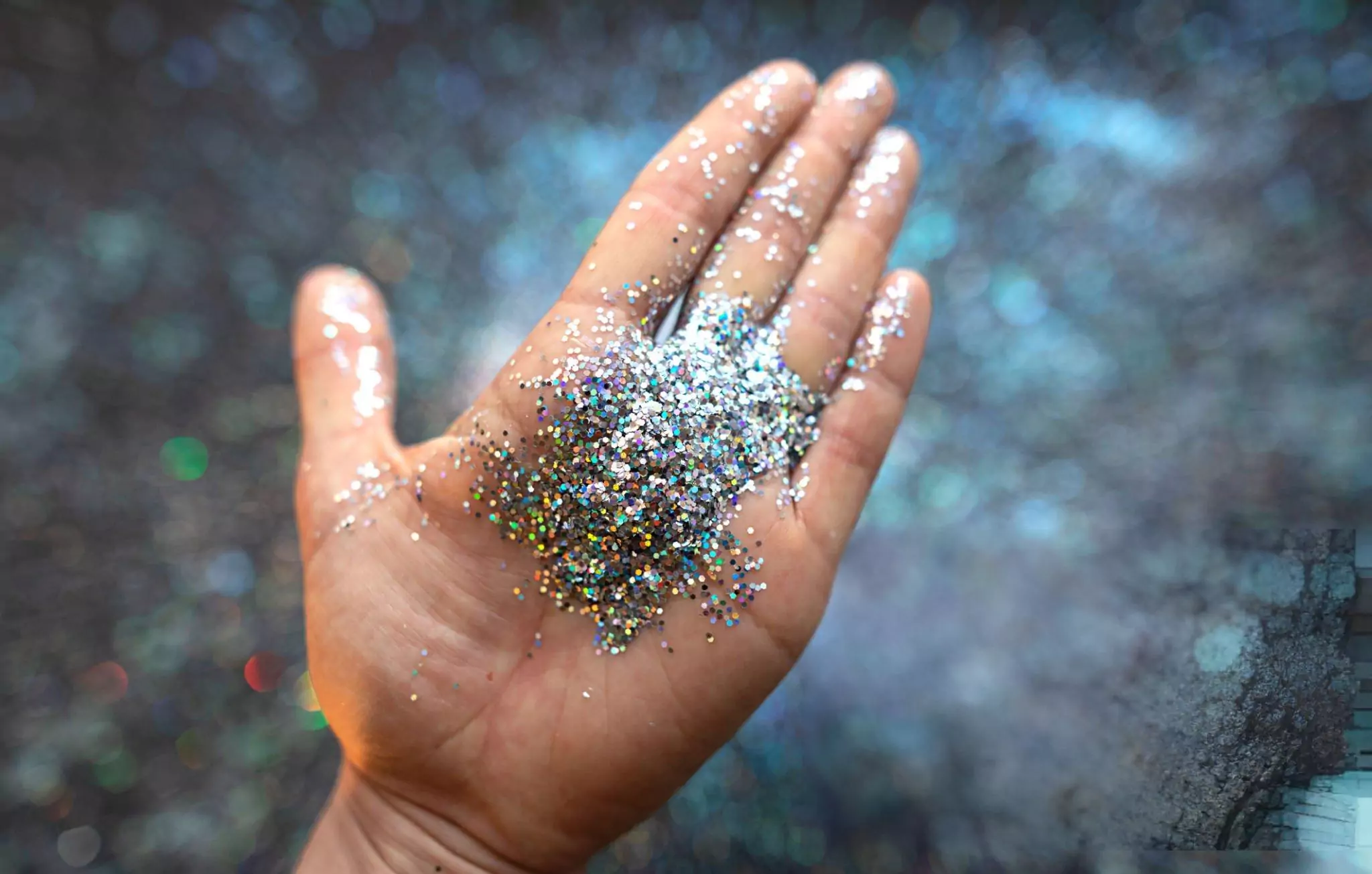 How to Clean Up Glitter - Cleanzen
